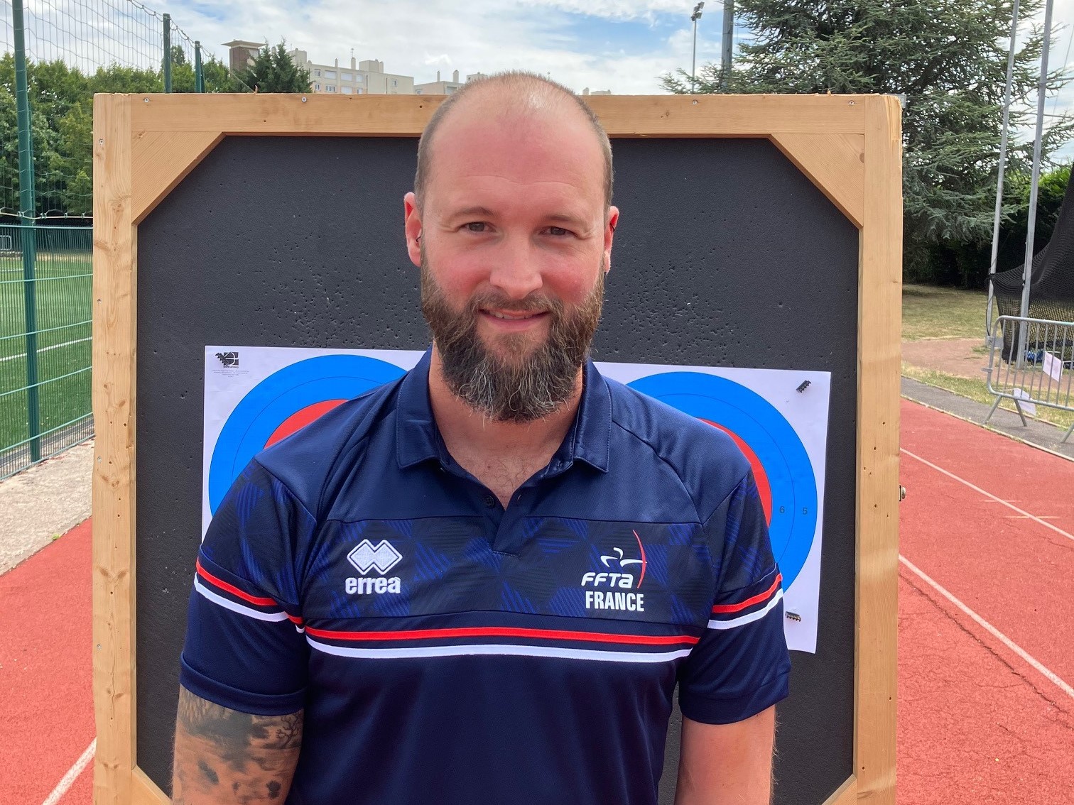 Guillaume Toucoullet bat le record de France para-tir à l'arc à 18m ...